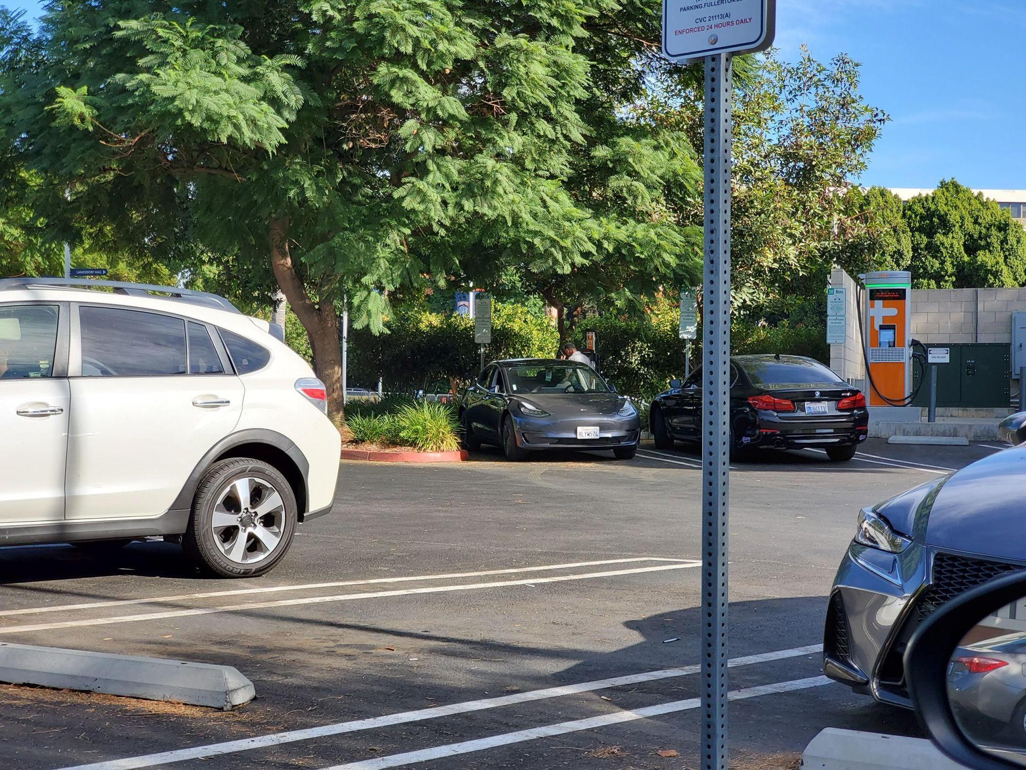 Cal State Fullerton - Mihaylo Hall | Fullerton, CA | EV Station