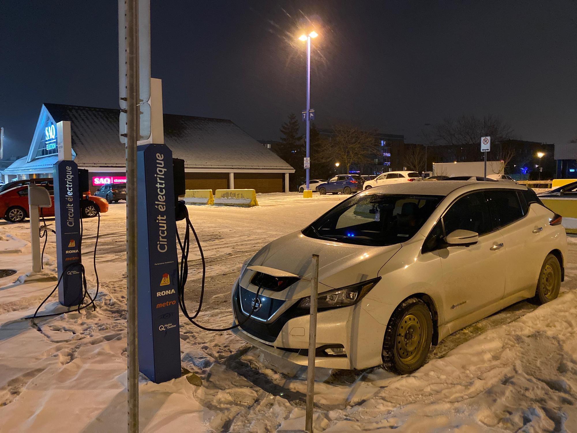 Stationnement Radisson | Montréal, QC | EV Station