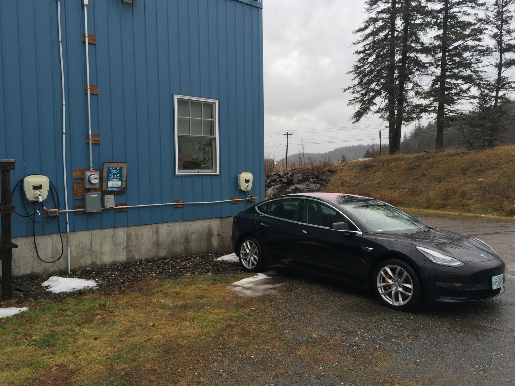 LaPerle's IGA (1) | Colebrook, NH | EV Station