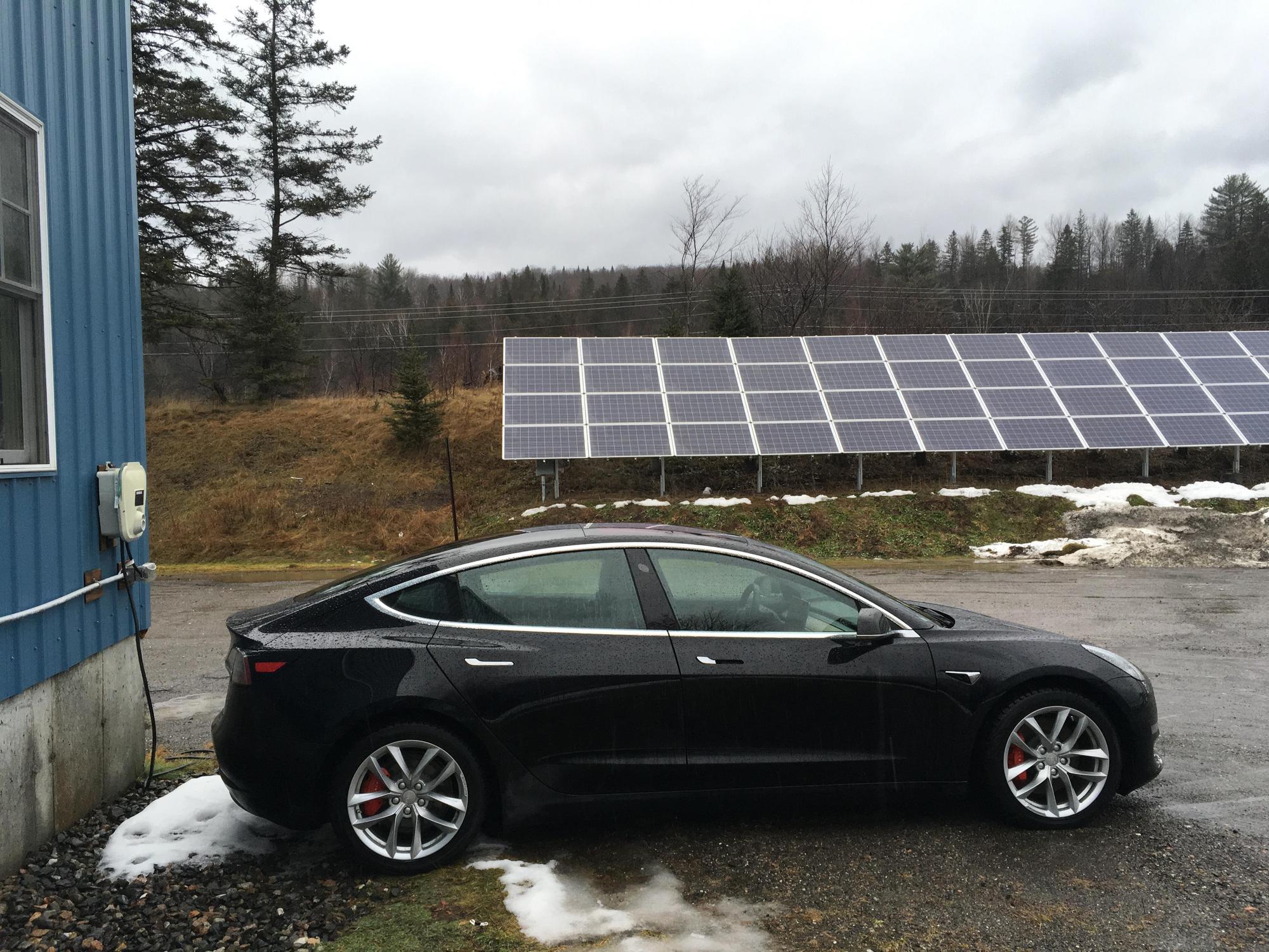LaPerle's IGA (1) | Colebrook, NH | EV Station