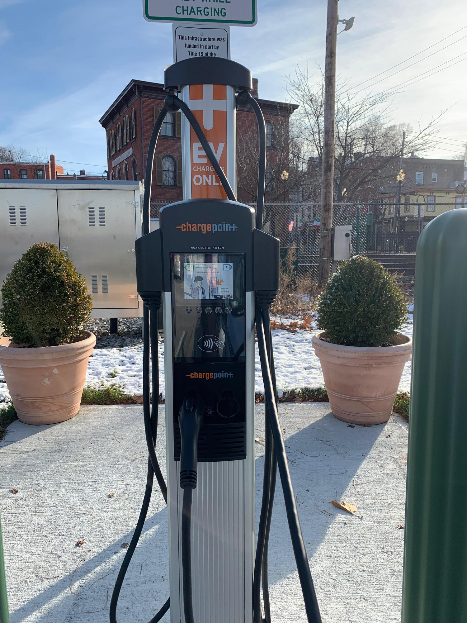 WLNA Radio Riverfront Green Parking Lot | Peekskill, NY | EV Station
