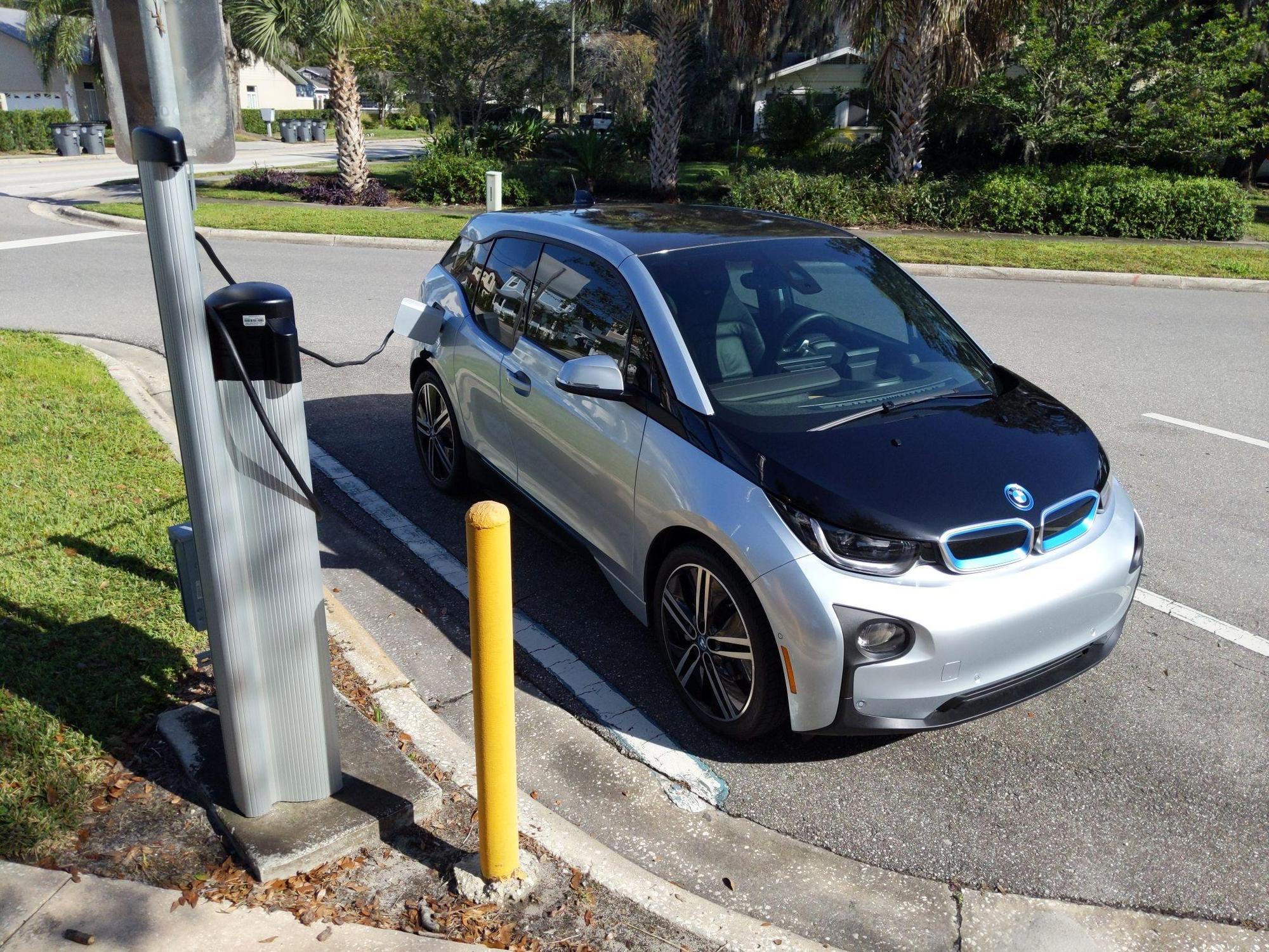 Azalea Lane Playground | Winter Park, FL | EV Station
