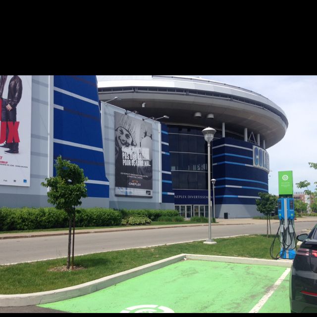 Cinéplex Colossus | Laval, QC | EV Station