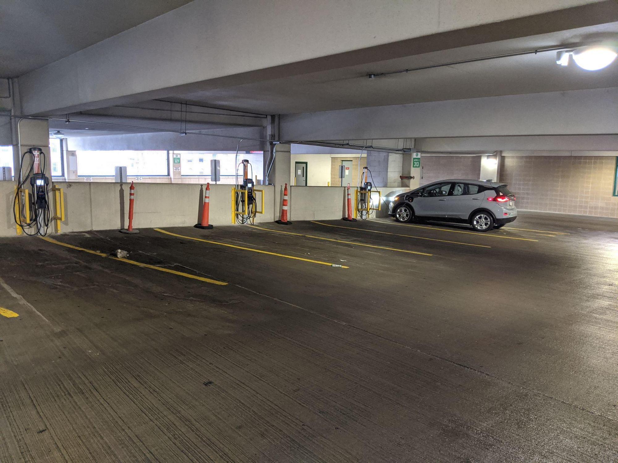 Ramp C | Minneapolis, MN | EV Station