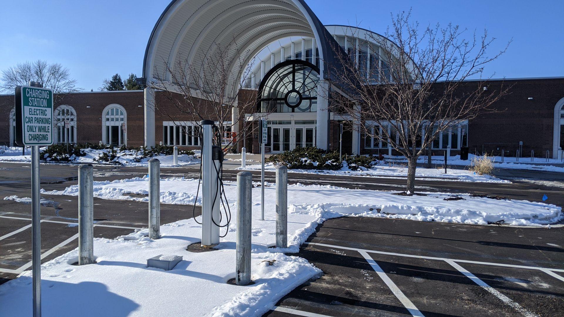Eden Prairie Library | Eden Prairie, MN | EV Station