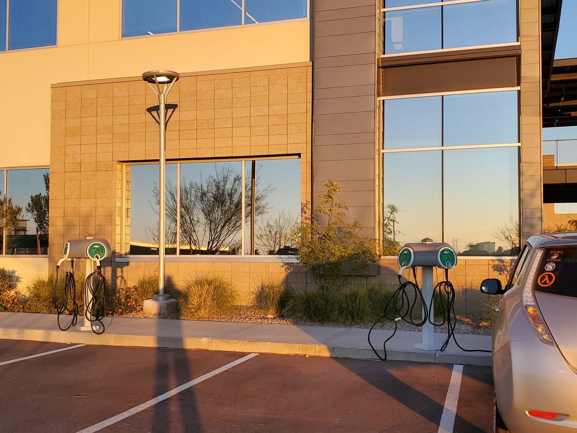 Benchmark Office | Tempe, AZ | EV Station