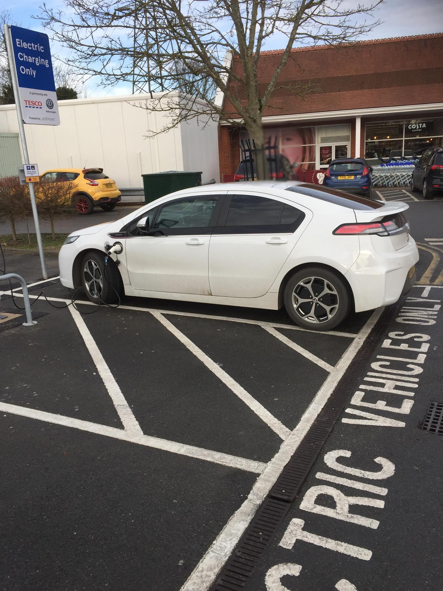 Tesco Superstore Wokingham | 78 Finchampstead Rd, Wokingham, RG40 2NS ...