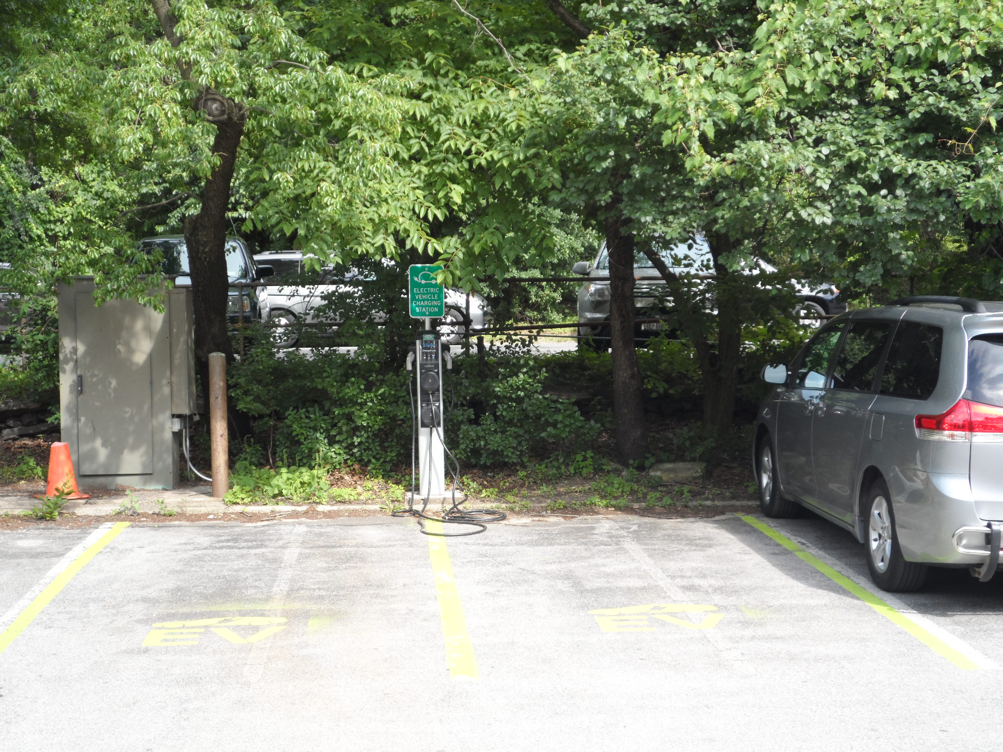 Bronx Zoo - Asia Parking Lot | New York, NY | EV Station