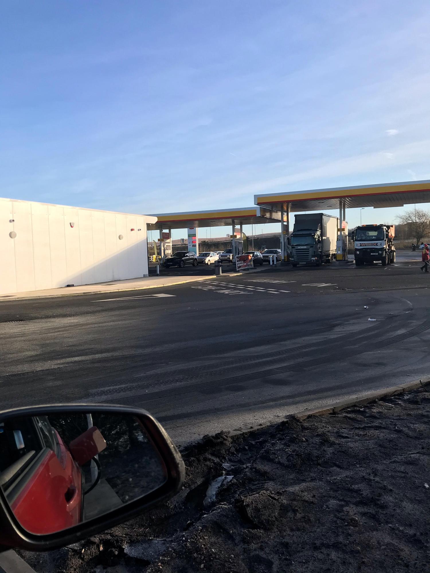 Shell Markham Moor NB | Shell Recharge Little Waitrose Markham Moor, A1 ...