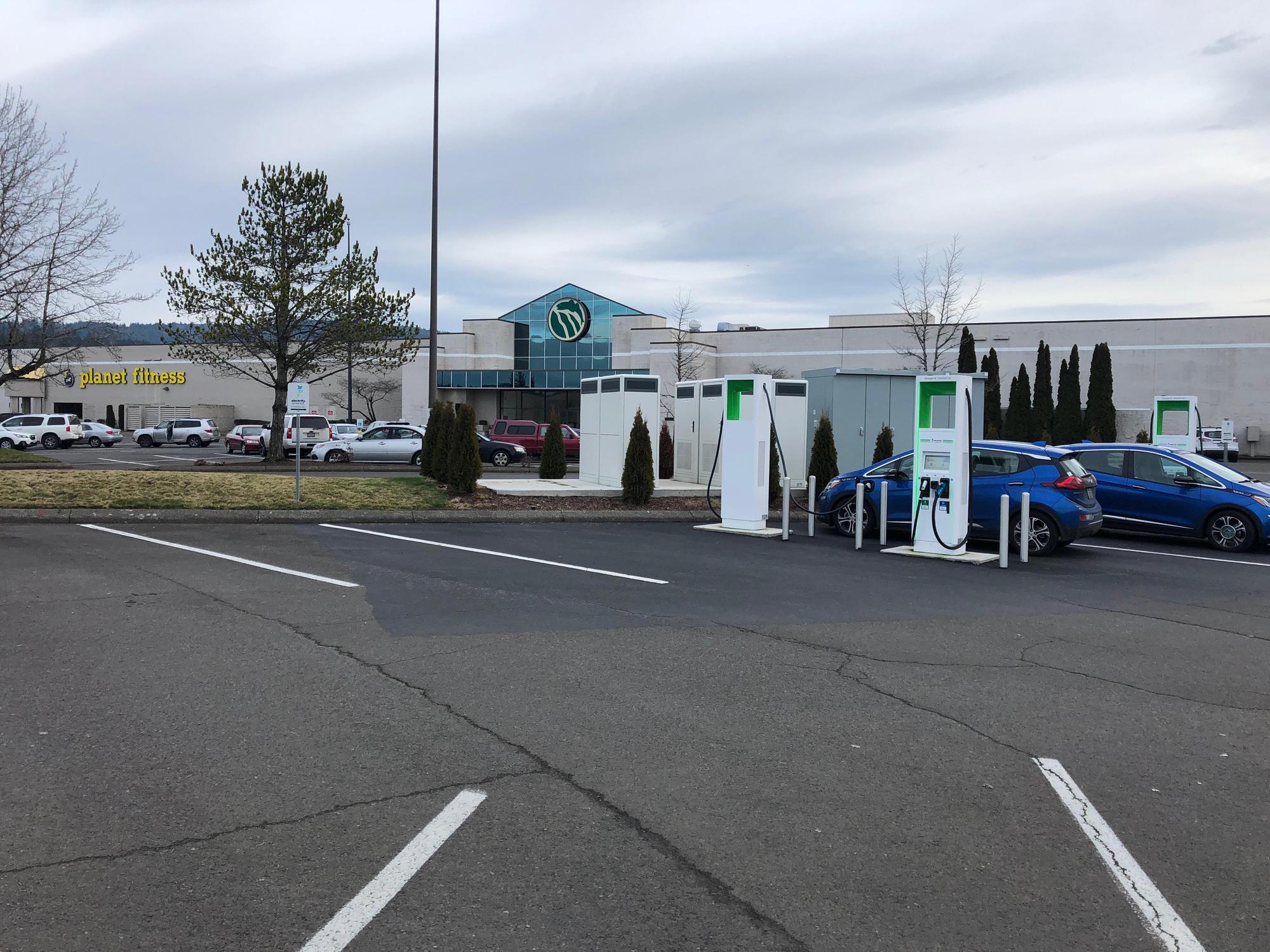 Three Rivers Mall | Kelso, WA | EV Station