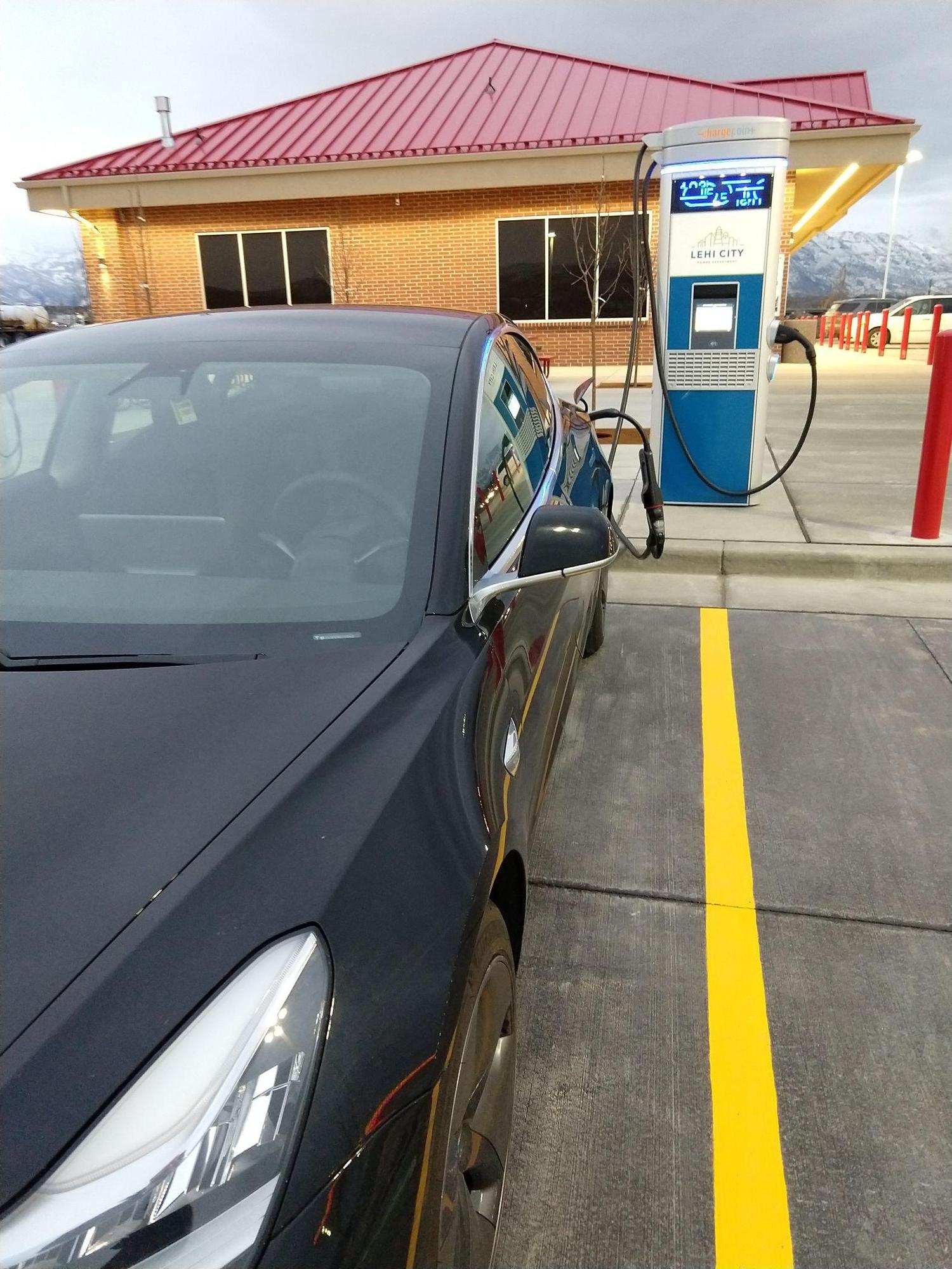 Holiday Oil | Lehi, UT | EV Station