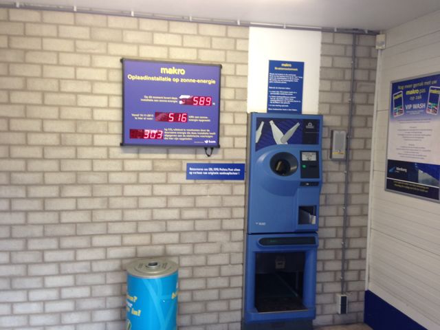 Makro | Delft, ZH | EV Station