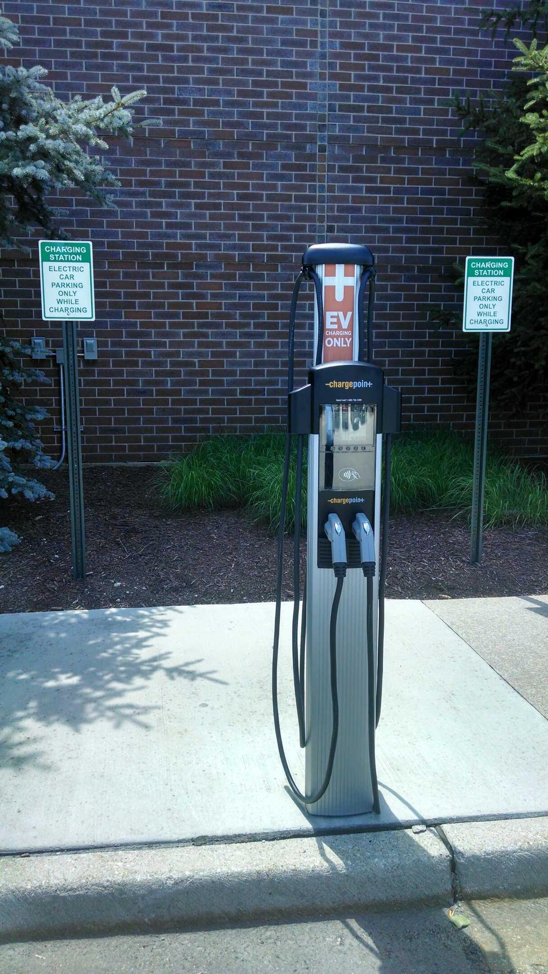 Abt Electronics | Glenview, IL | EV Station