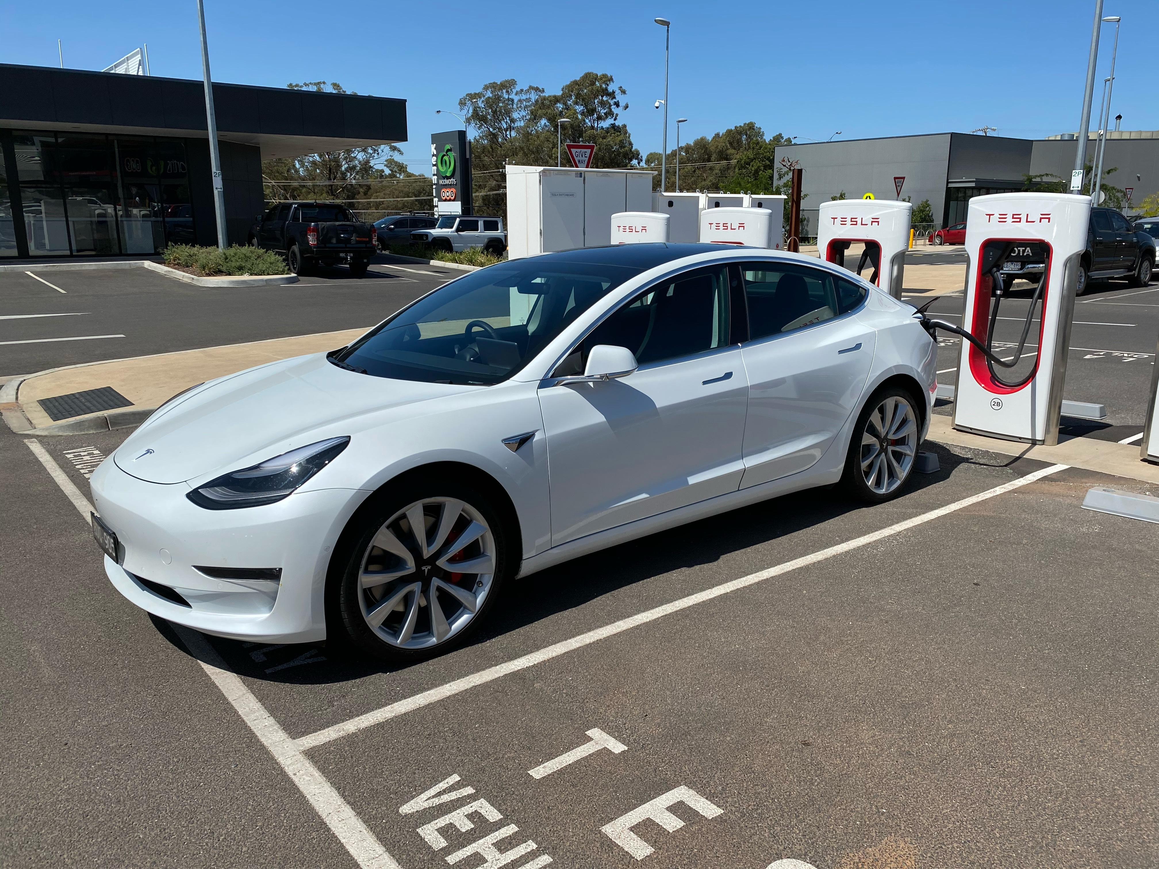Strath Village Shopping Centre - Woolworths (2) | Kennington, VIC | EV ...