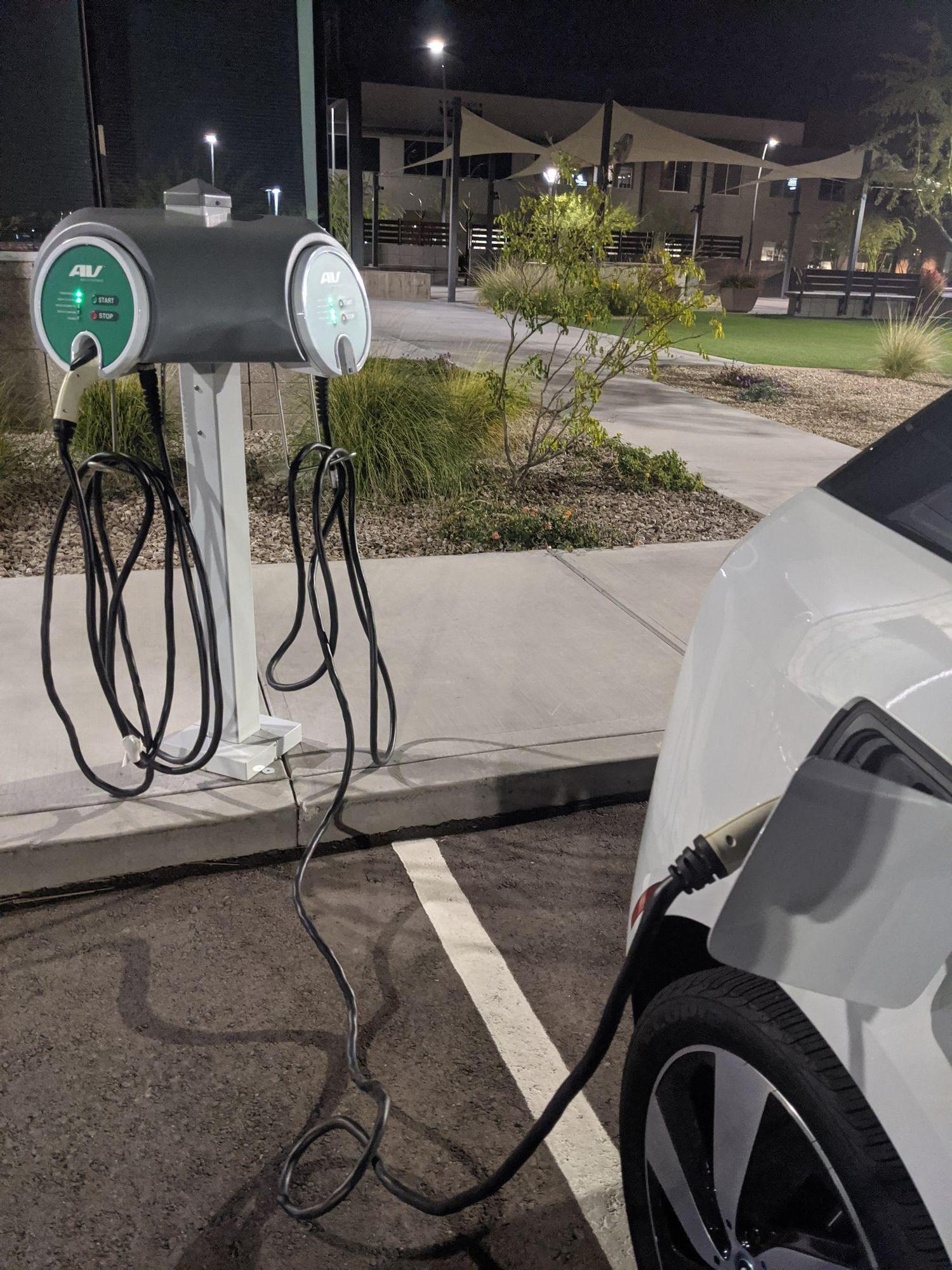 Benchmark Office | Tempe, AZ | EV Station