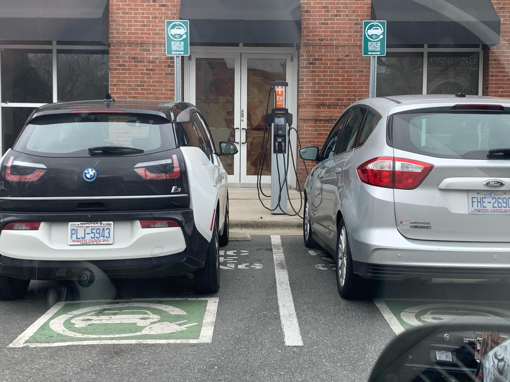 Harris Teeter | Charlotte, NC | EV Station