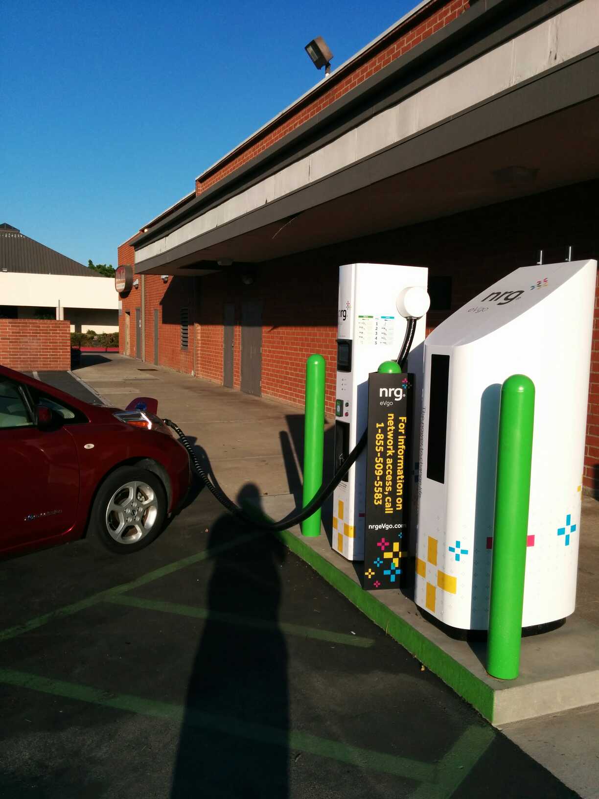 Larwin Square | Tustin, CA | EV Station
