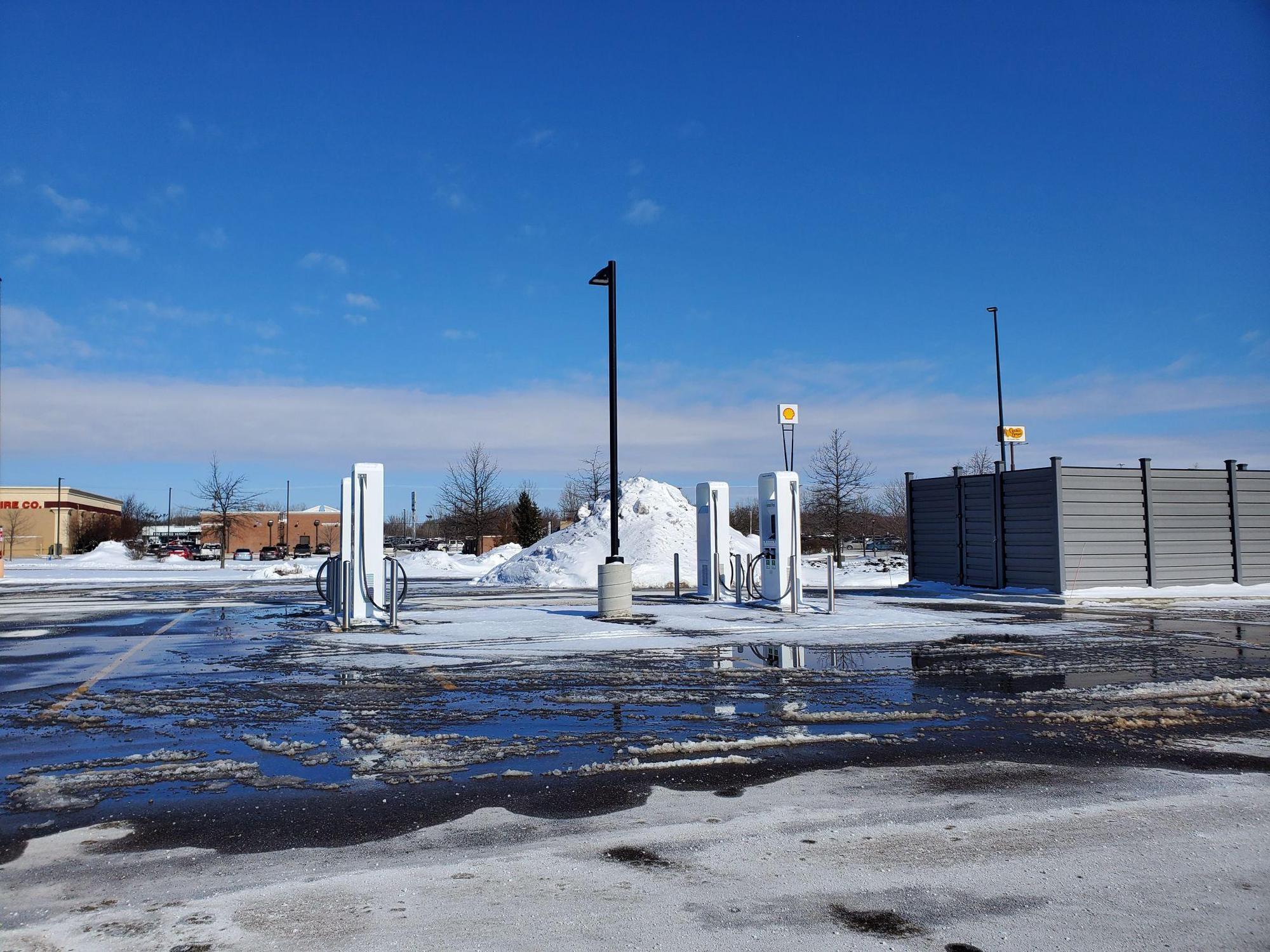 Walmart Supercenter Lansing | Waverly, MI | EV Station