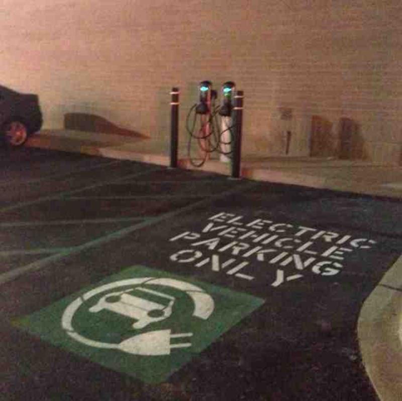 Walgreens | Addison, IL | EV Station