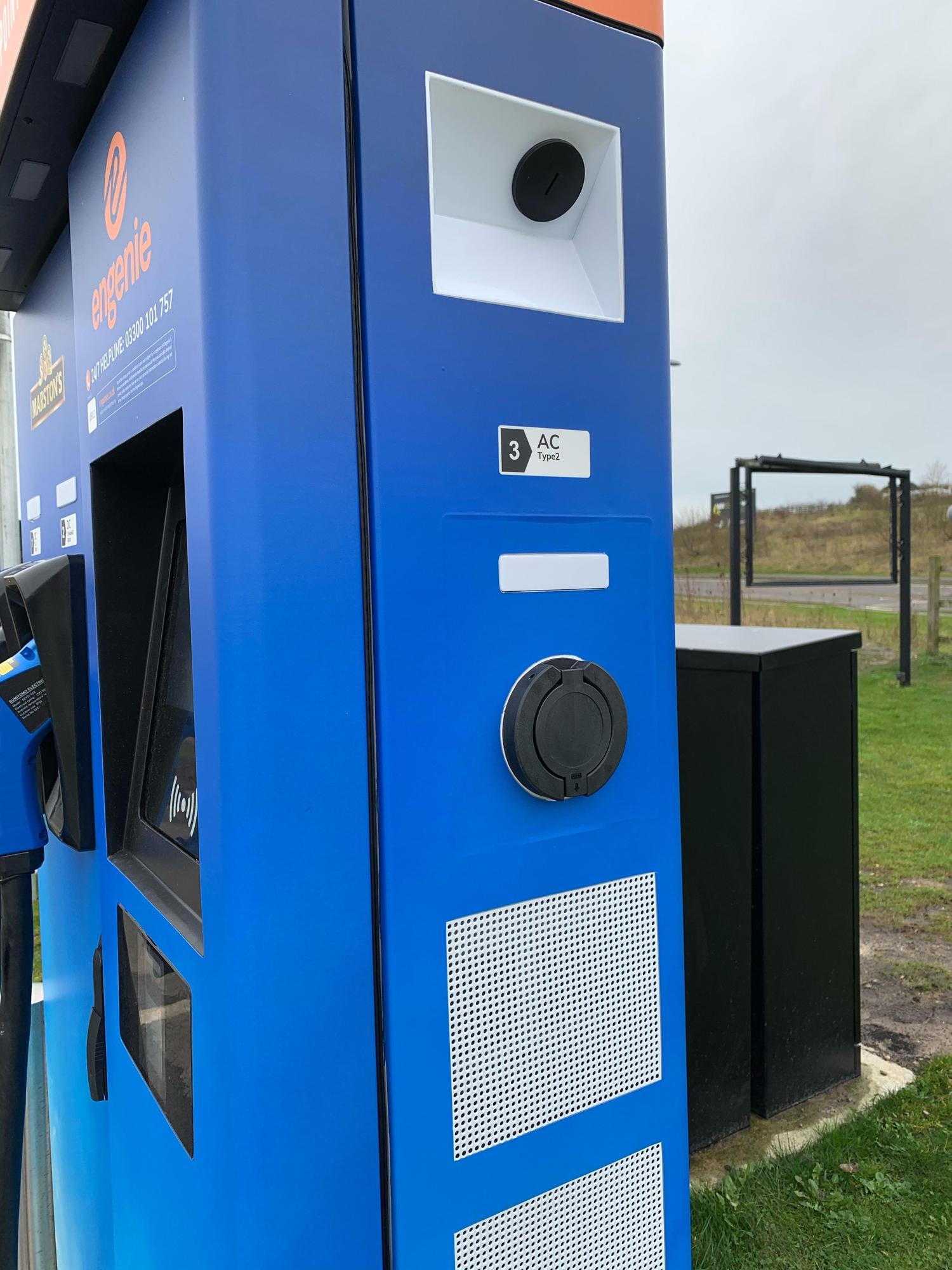 Little Castle Pub & Restaurant | Duckmanton, England | EV Station