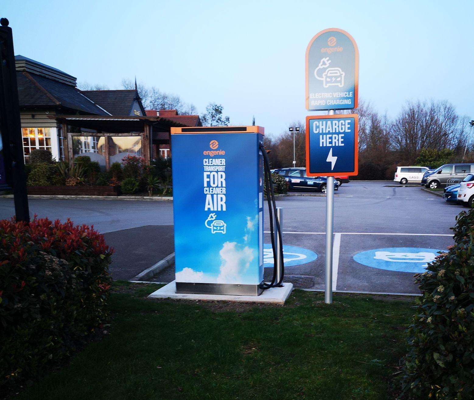 Three Crowns Hull | Victoria Park, Hull, HU9 1PW, UK | EV Station