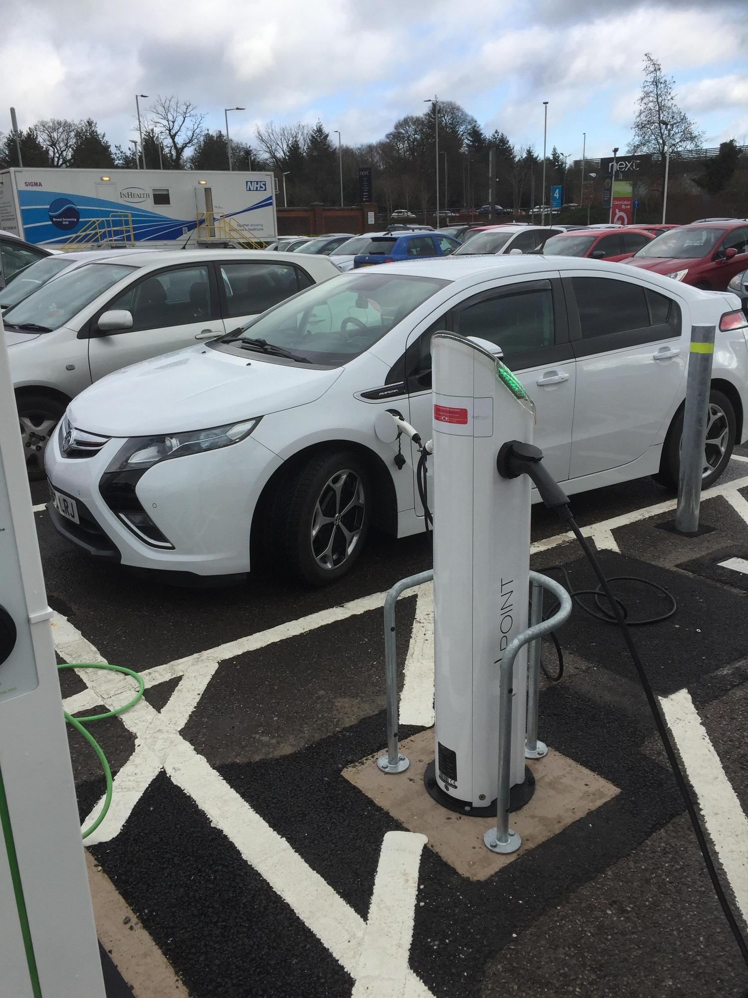 Tesco Extra Sandhurst | College Town, England | EV Station