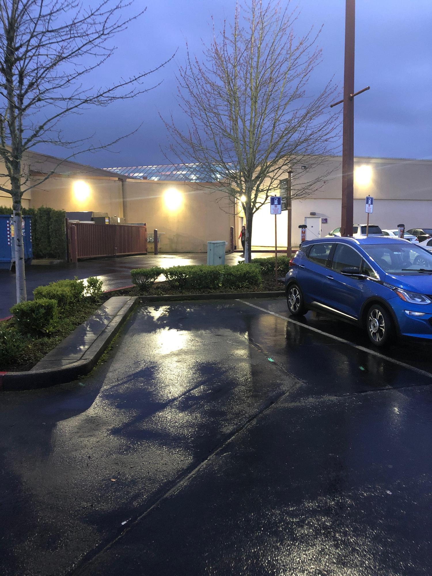 Woodburn Premium Outlets - North | Woodburn, OR | EV Station