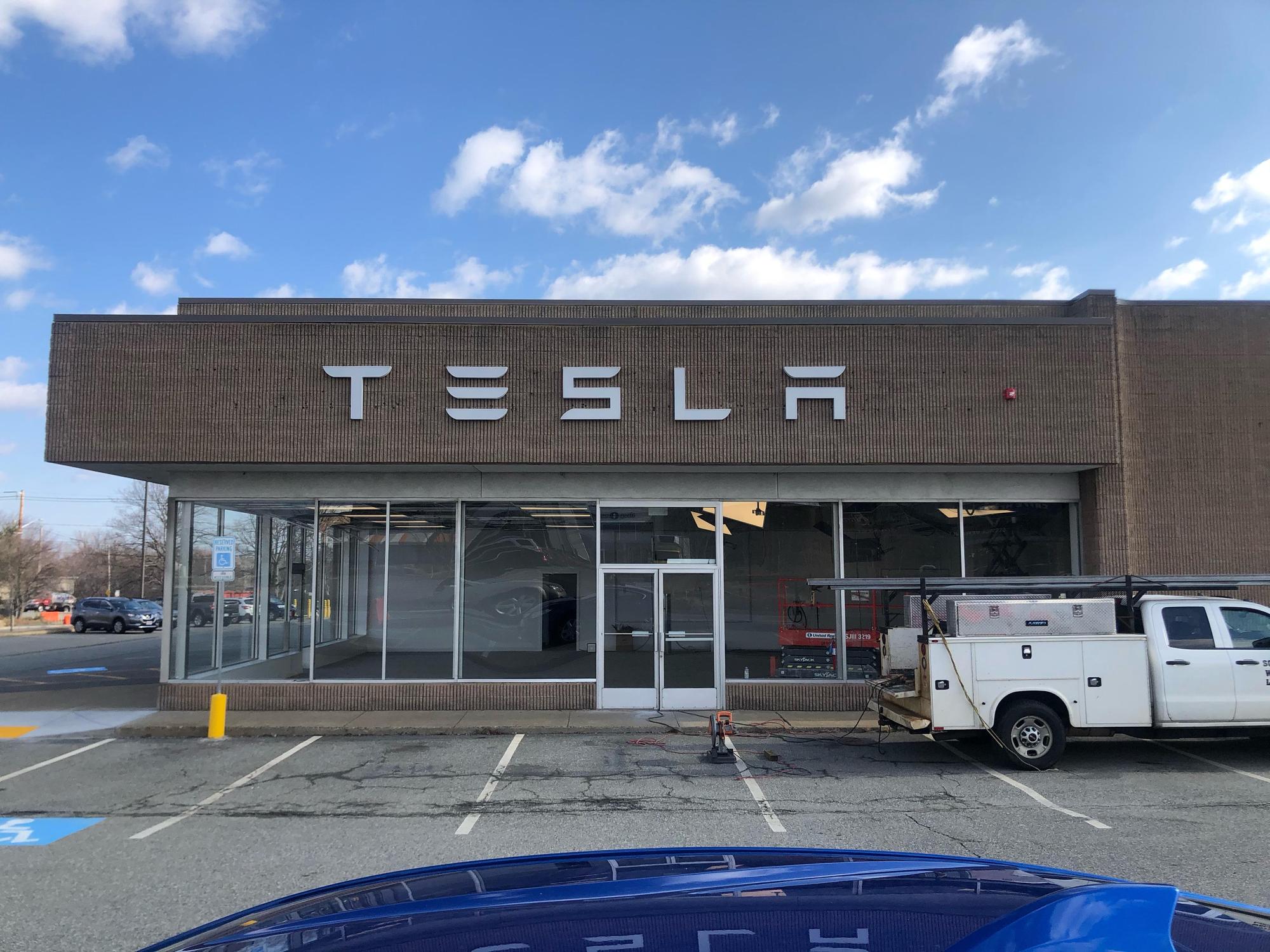 Tesla Delivery and Service Center | Peabody, MA | EV Station