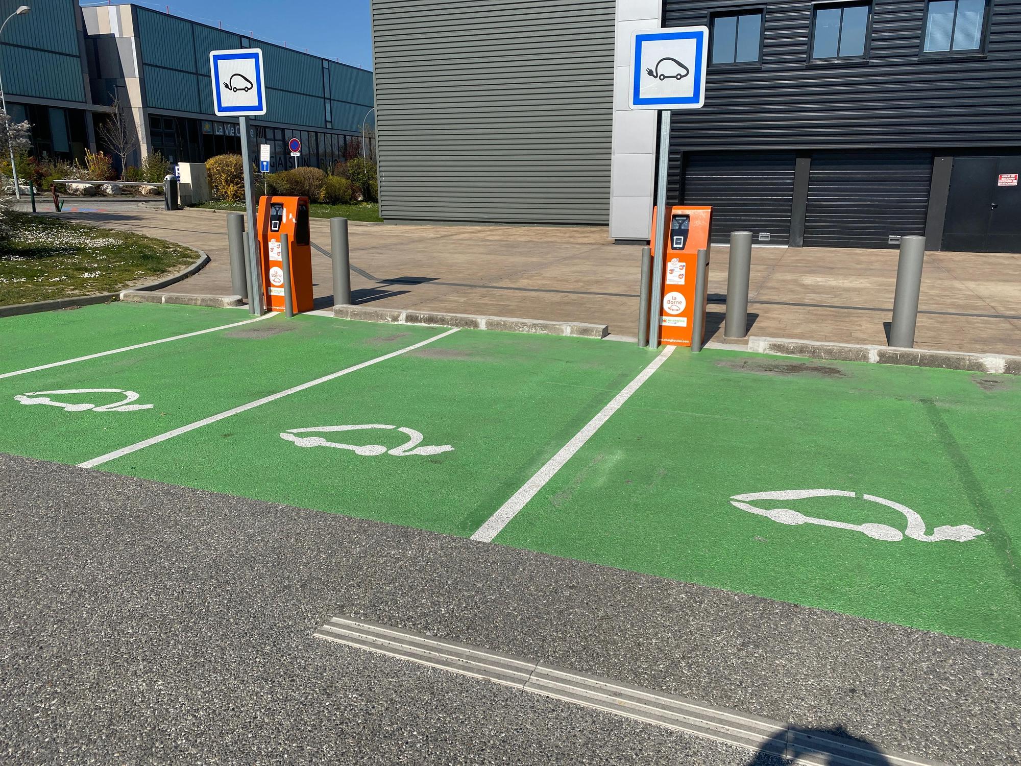 Leclerc car park | Ferney-Voltaire, Auvergne-Rhône-Alpes | EV Station