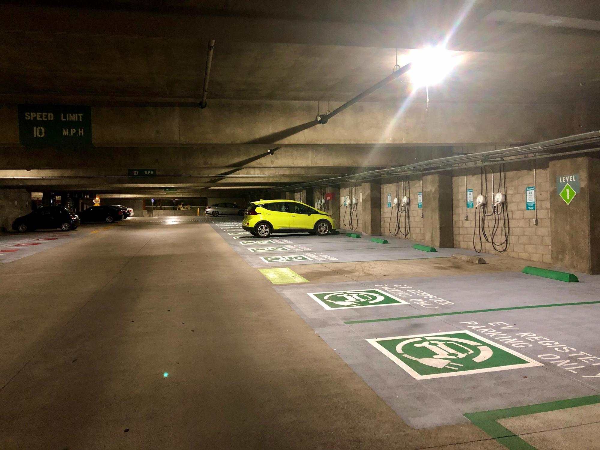 LA Children's Hospital Parking Structure | Los Angeles, CA | EV Station
