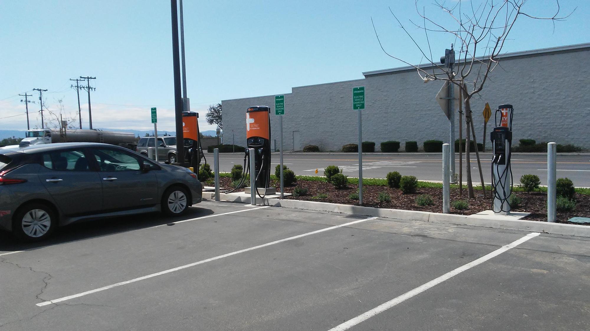 Save Mart | Los Banos, CA | EV Station