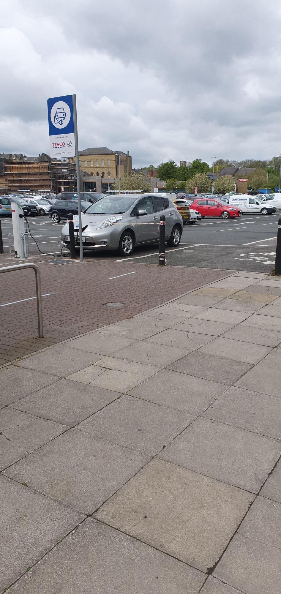Tesco Extra Batley | Bradford Rd, Batley, WF17 5DR, United Kingdom | EV ...