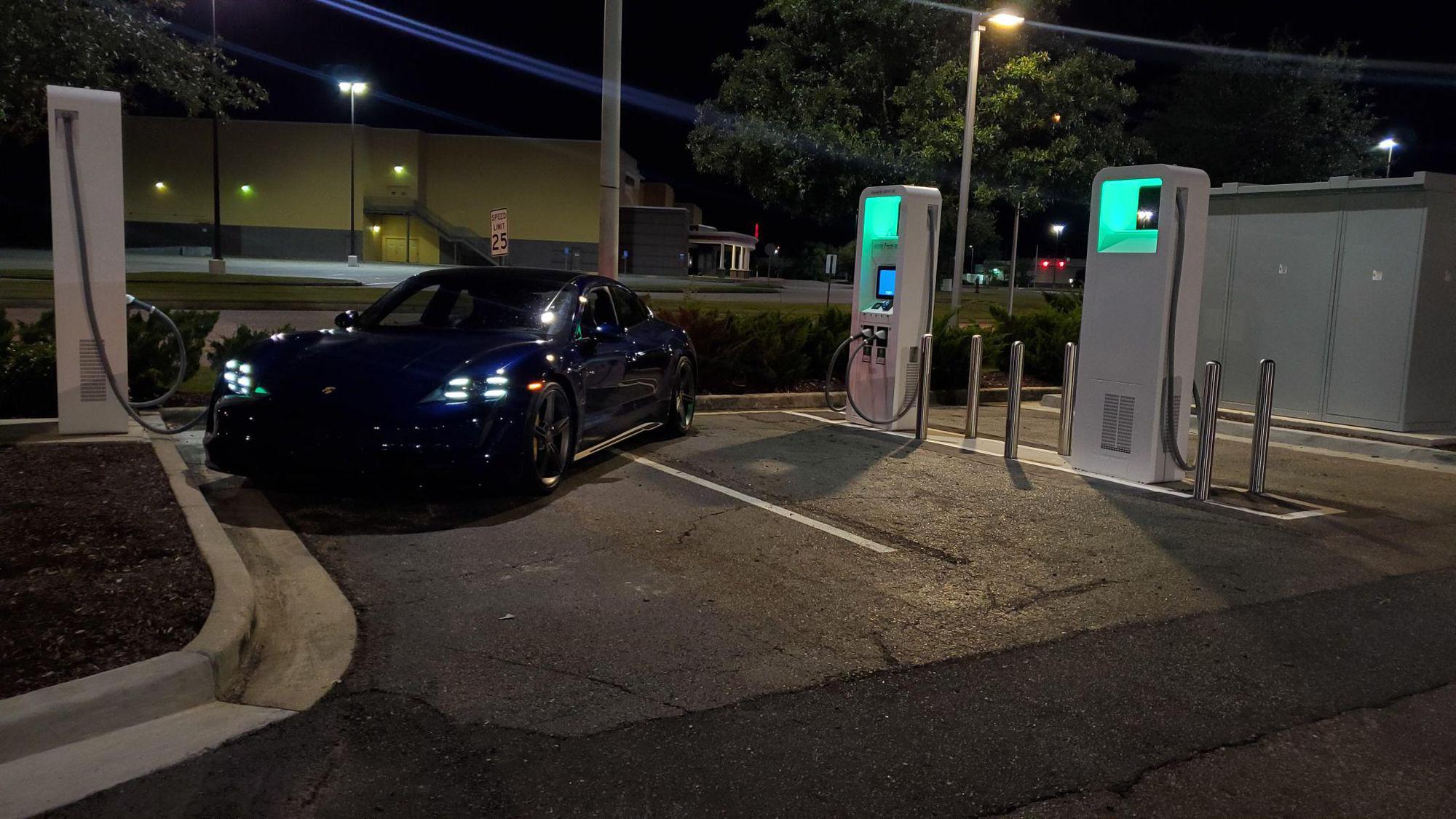 Hammond Square - Target | Hammond, LA | EV Station