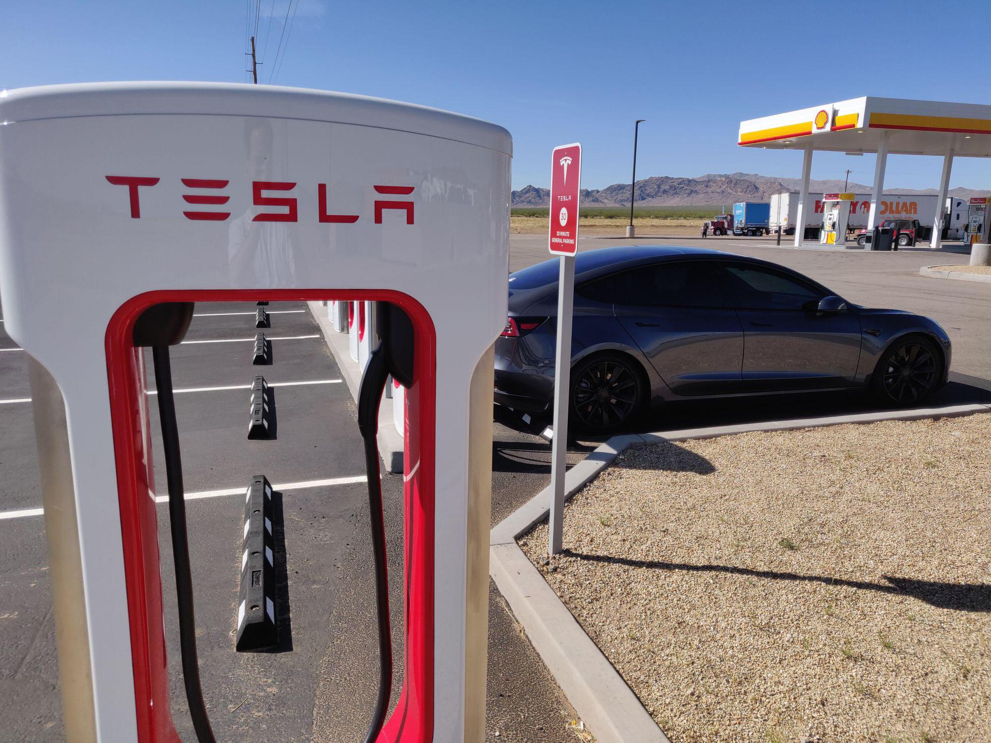 Shell | White Hills, AZ | EV Station