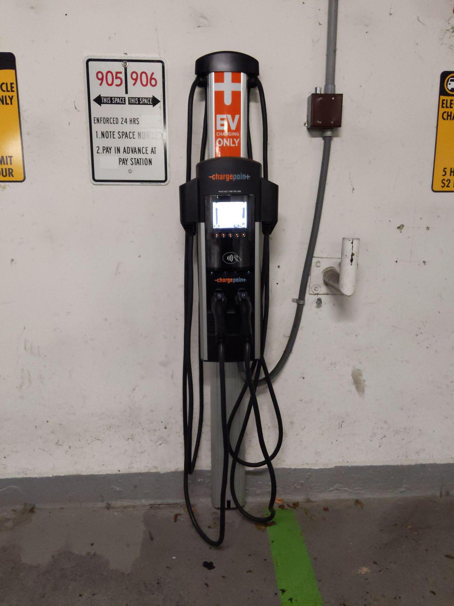 UWM - EMS Garage | Milwaukee, WI | EV Station