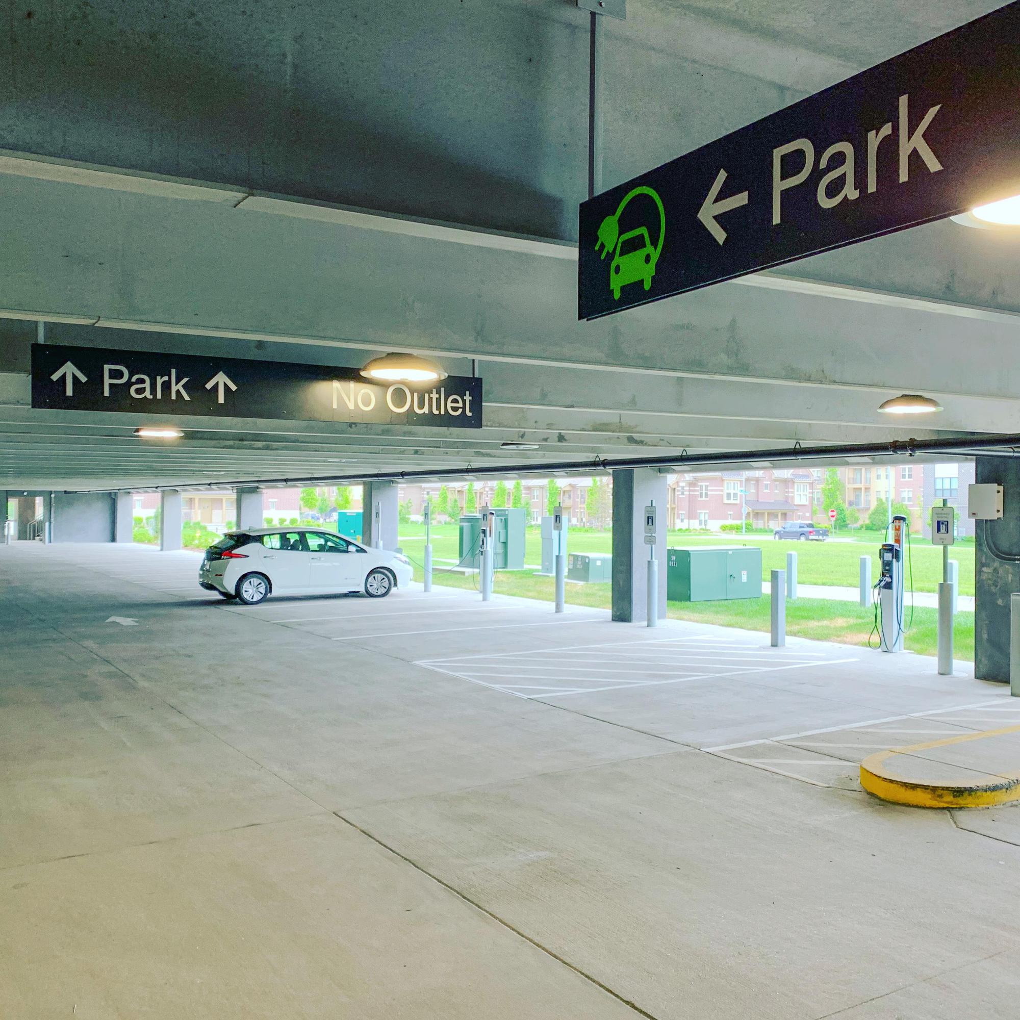 HDR Parking Garage | Omaha, NE | EV Station