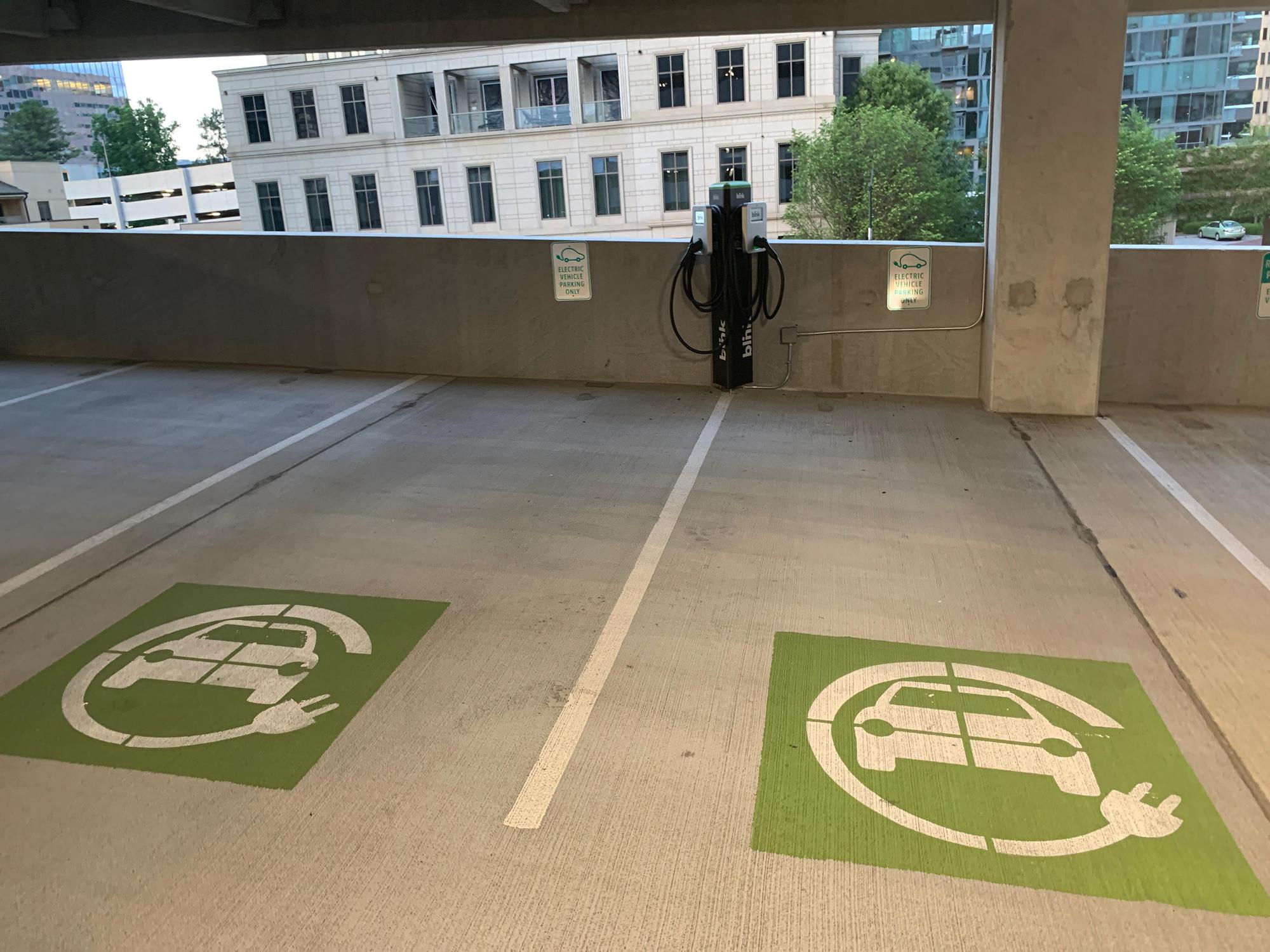 Icon Buckhead Luxury Apartments | Atlanta, GA | EV Station