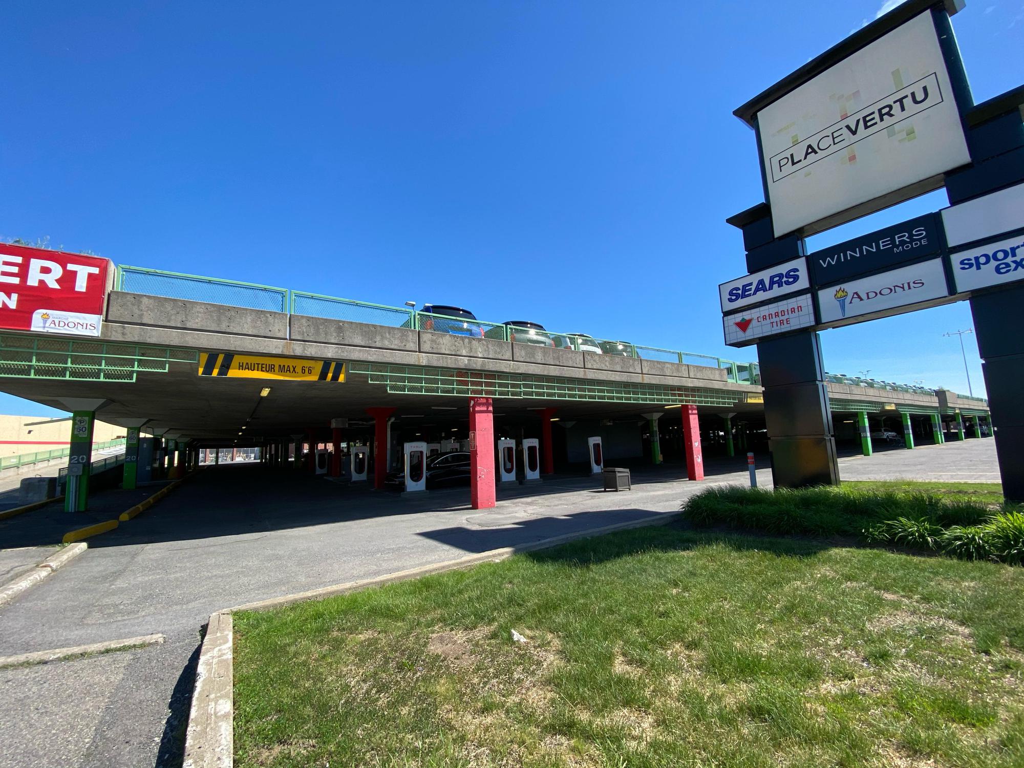 Place Vertu | Montréal, QC | EV Station