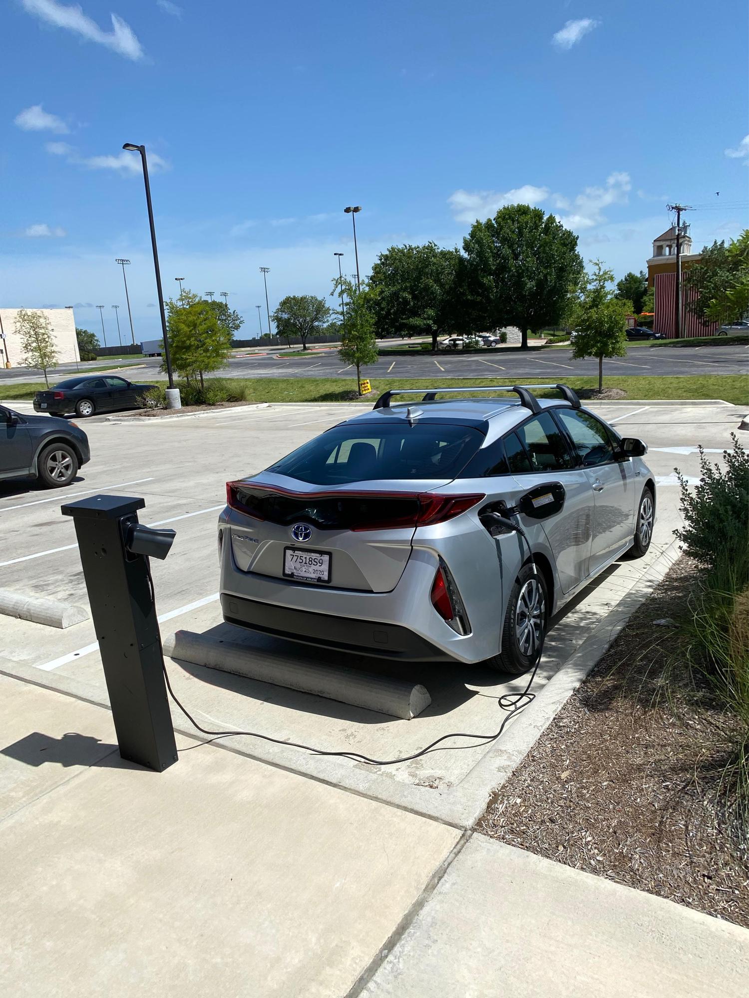 El Pollo Loco | Arlington, TX | EV Station