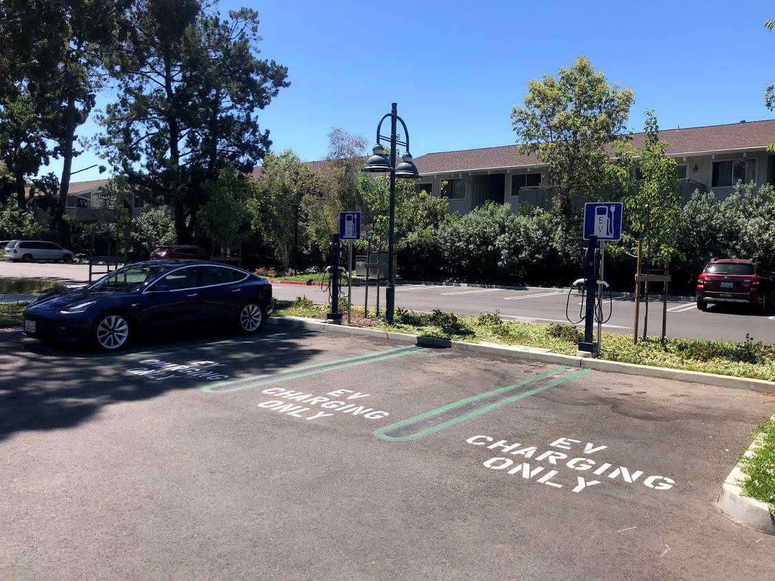 Mountain View Community Center | Mountain View, CA | EV Station