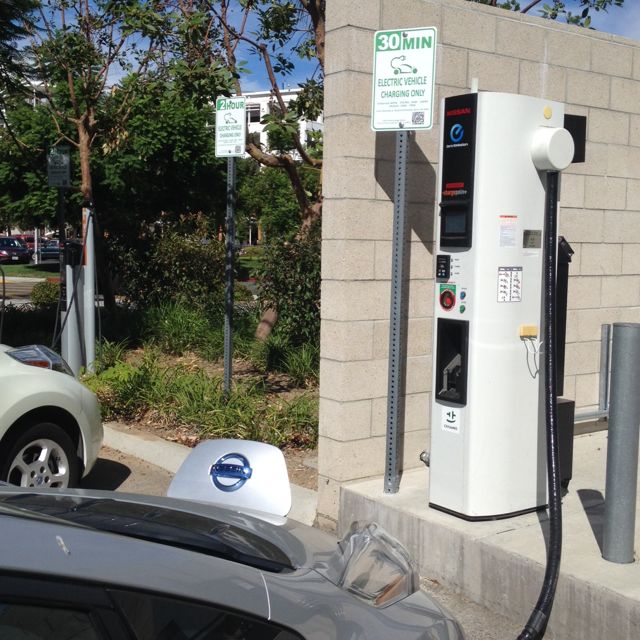 Cal State Fullerton - Mihaylo Hall | Fullerton, CA | EV Station