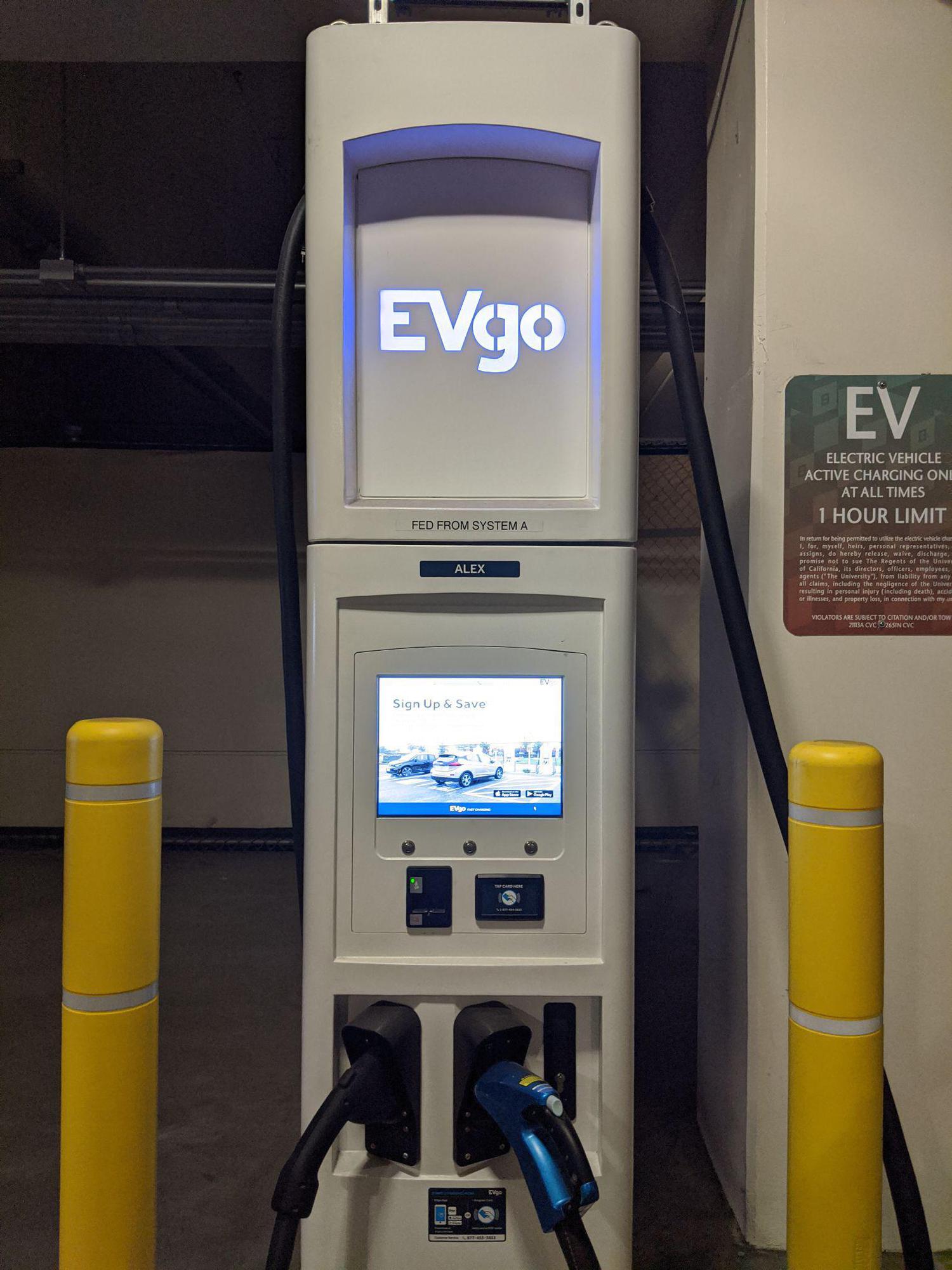 UCLA - Parking Structure 4 | Los Angeles, CA | EV Station