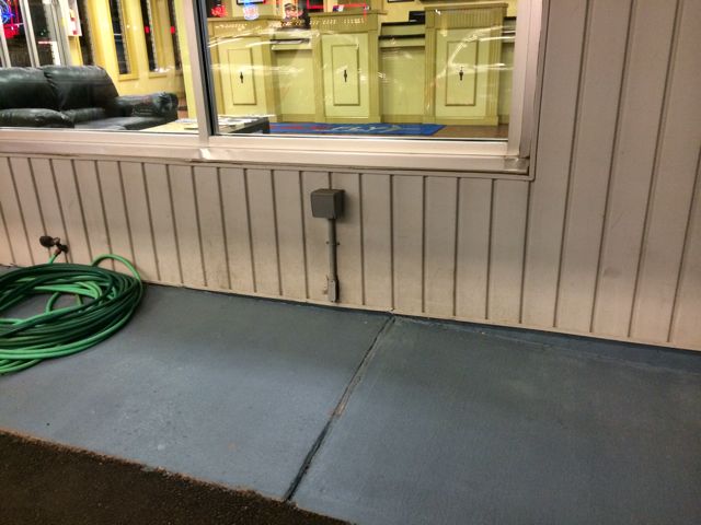 LAZ Fly Premier Valet Parking | Windsor Locks, CT | EV Station