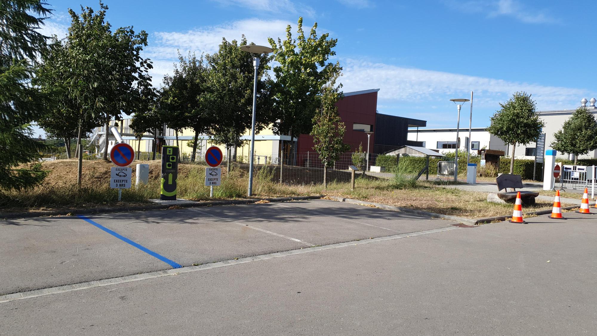 Contern Centre Scolaire et Sportif | Contern, Luxembourg | EV Station