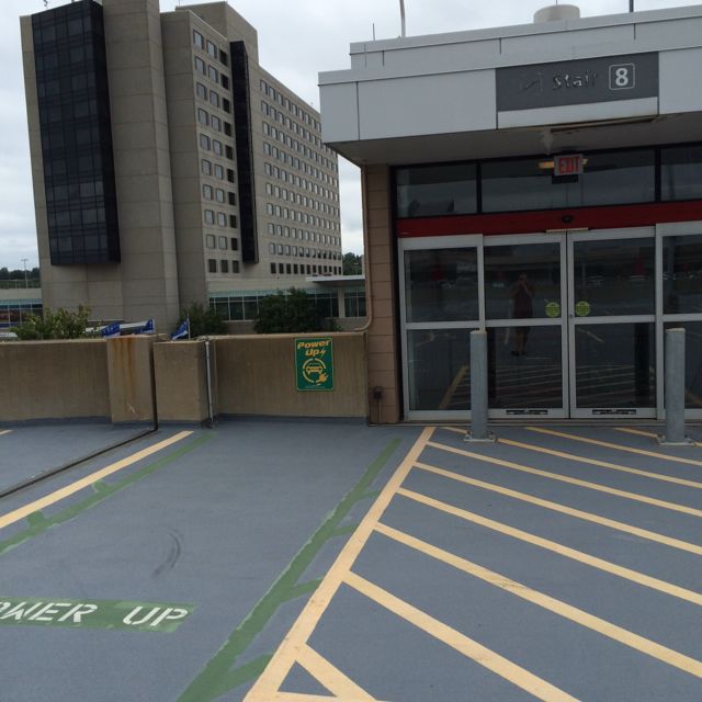 Pittsburgh International Airport (PIT) - Short Term Parking | Moon, PA ...