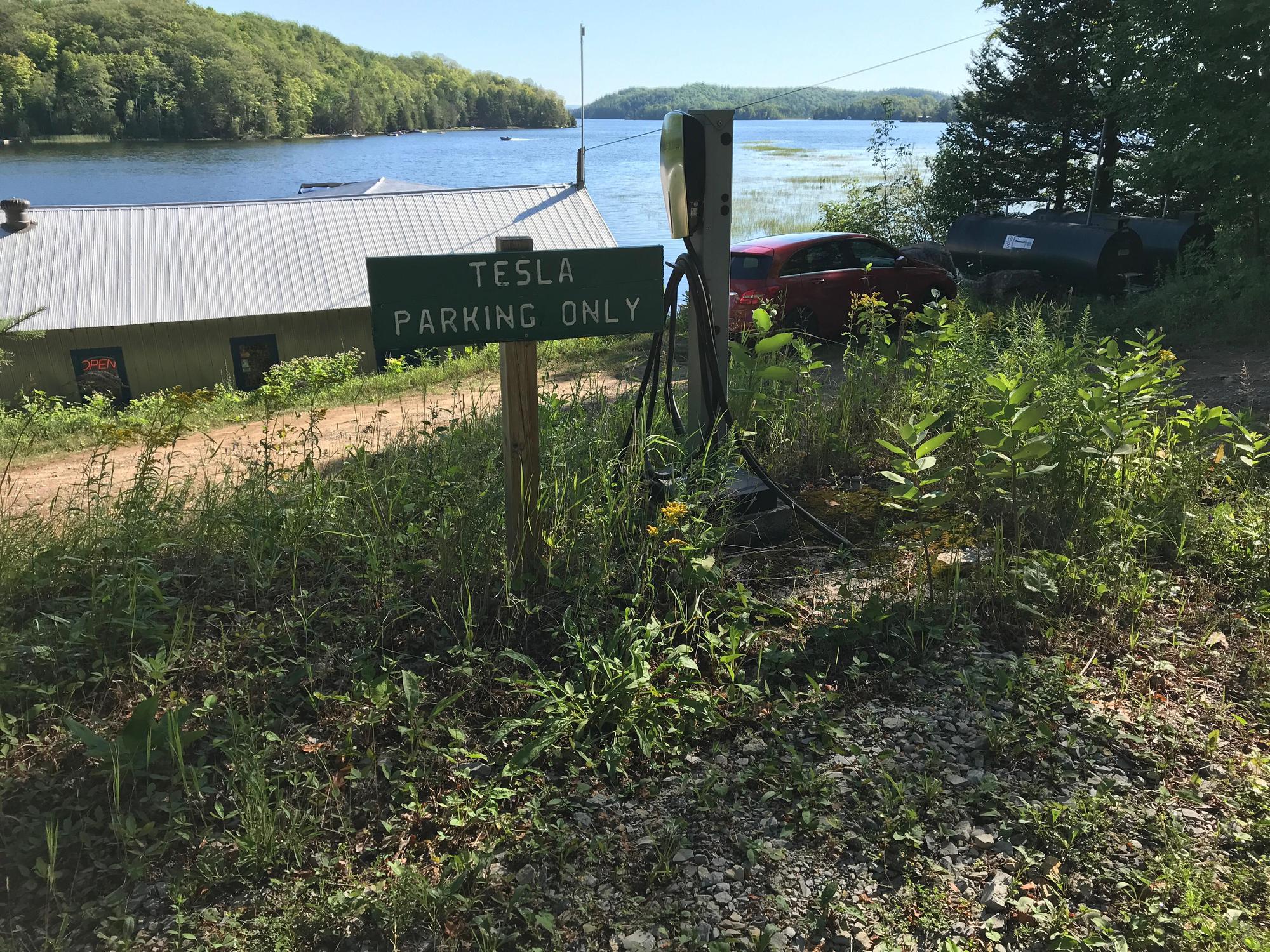 Limerick Lake Lodge and Marina | Gilmour, ON | EV Station