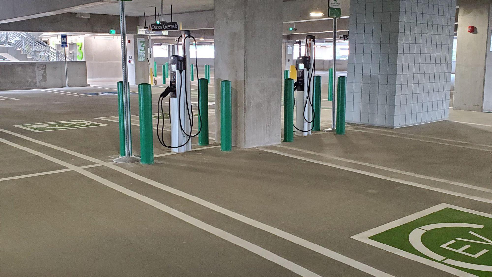 ATL West Parking Deck | College Park, GA | EV Station