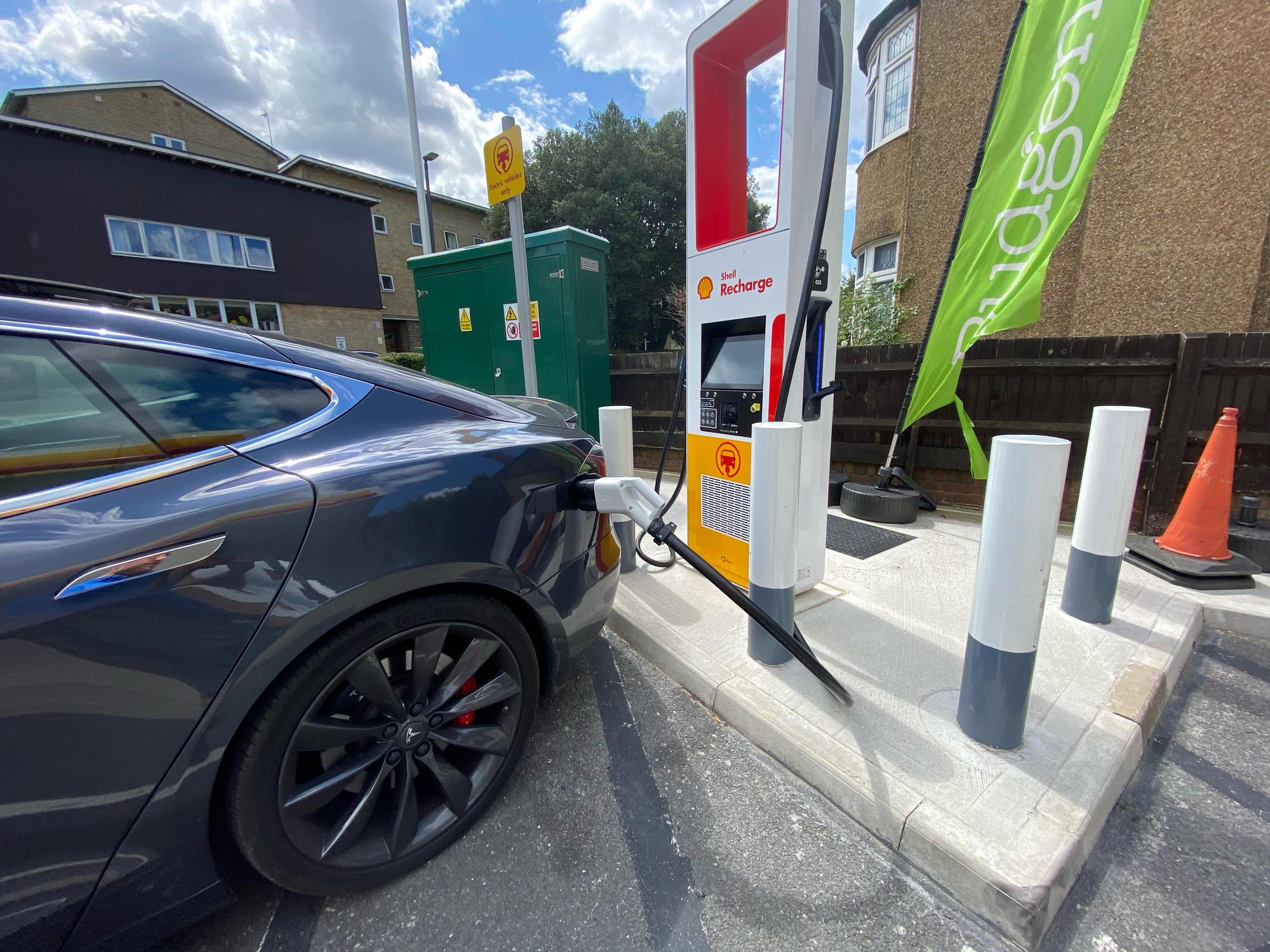 Shell Budgens Muswell Hill | 11 colney hatch lane, London, N10 1QB, UK ...