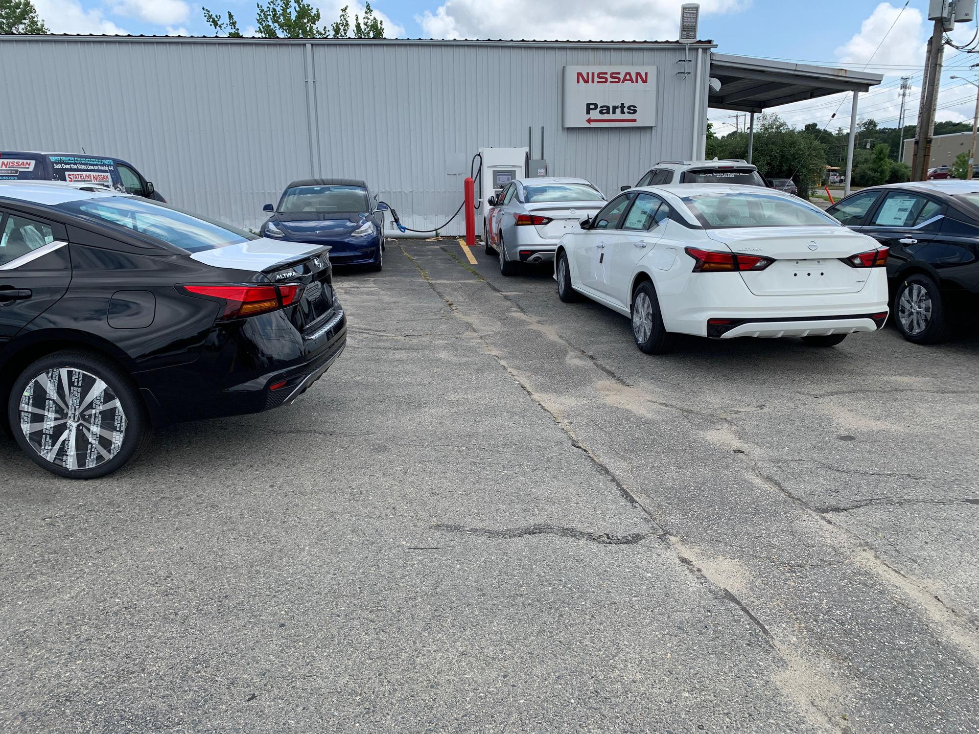 Stateline Nissan | East Providence, RI | EV Station