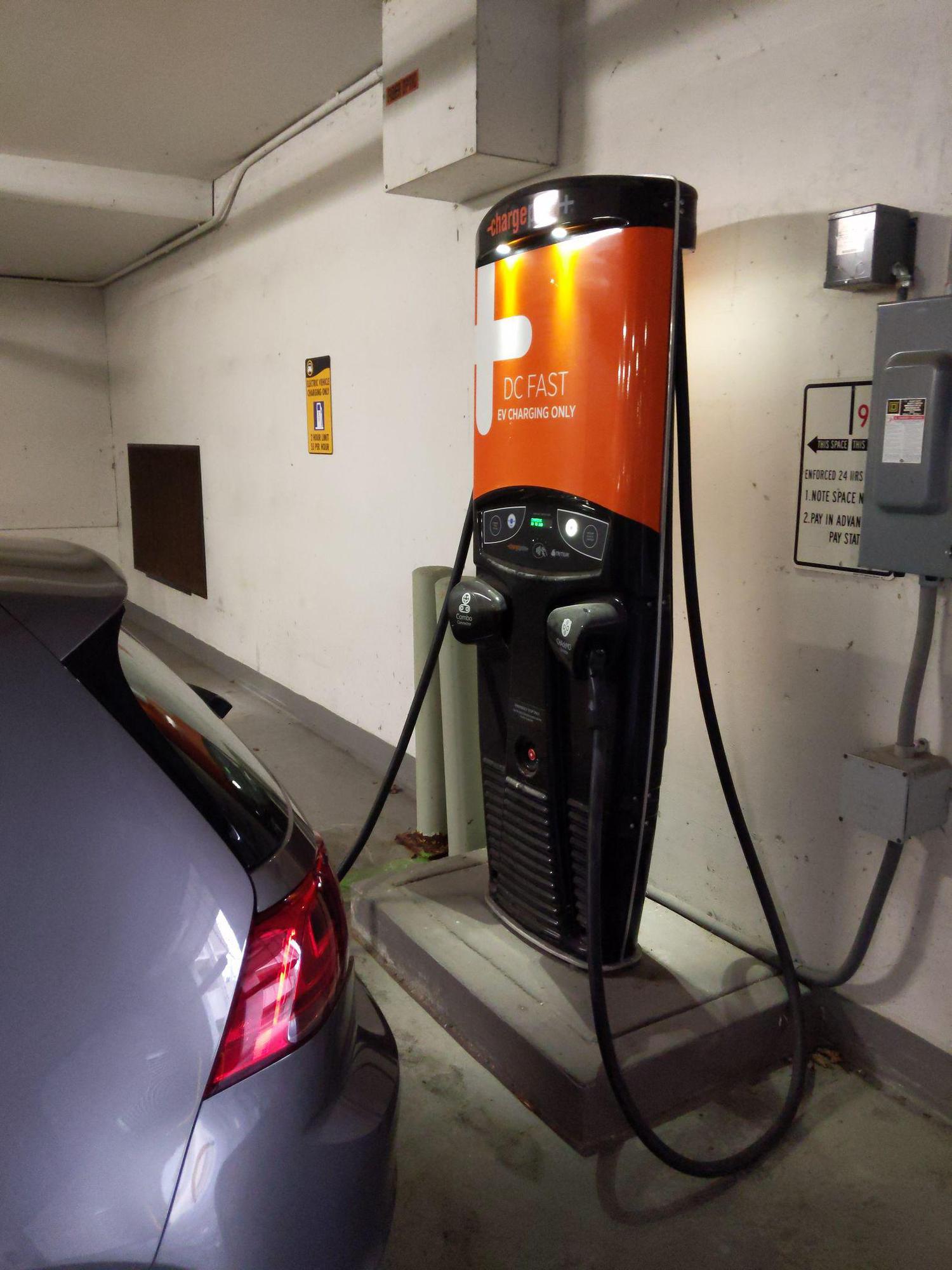 UWM - EMS Garage | Milwaukee, WI | EV Station
